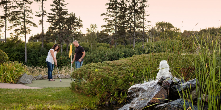 Maritime Fun | How to Organize a Mini Golf Tournament